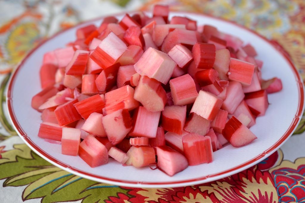 Mini Rhubarb Kuchens - Jolly Tomato