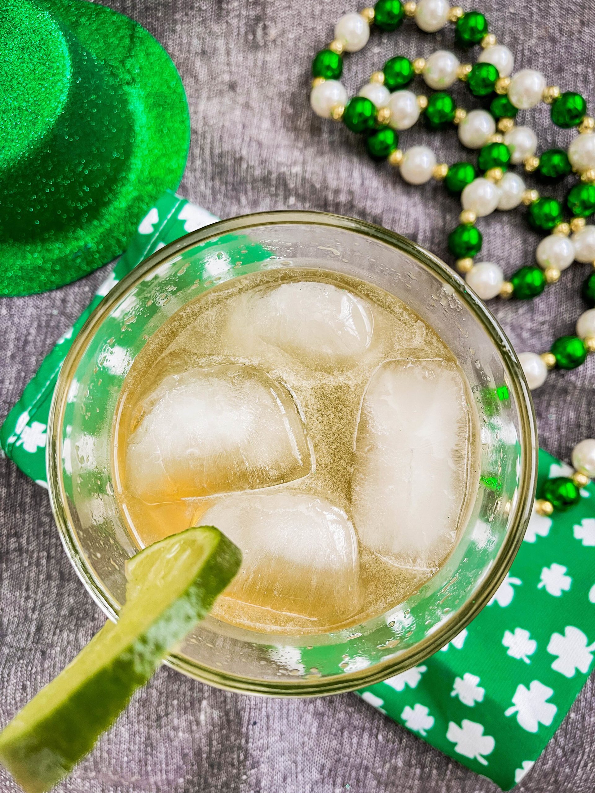 Sparkling St. Patrick’s Day Cocktail Recipe - Jolly Tomato