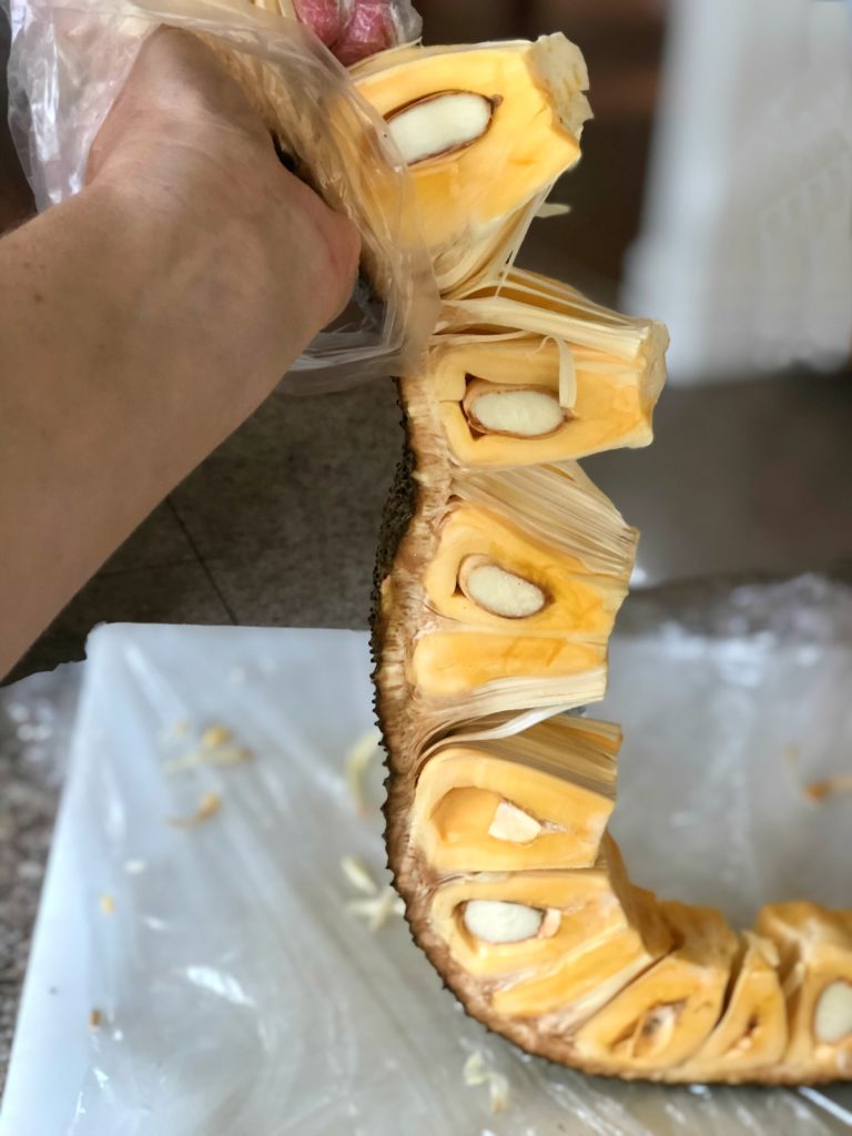 How To Cut Jackfruit and How To Eat It - Jolly Tomato