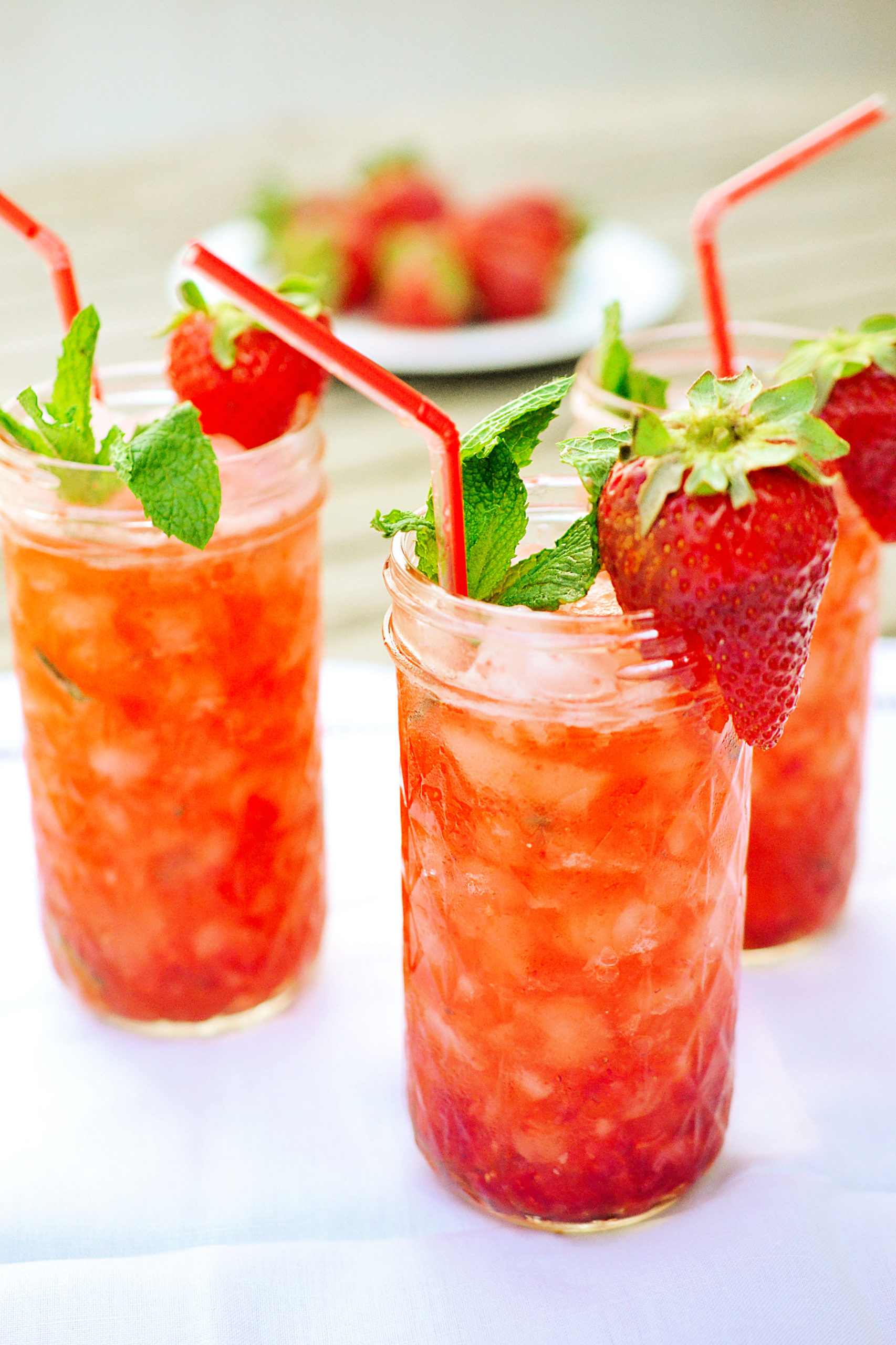 Strawberry Virgin Mojitos (“Mini-Jitos”) - Jolly Tomato