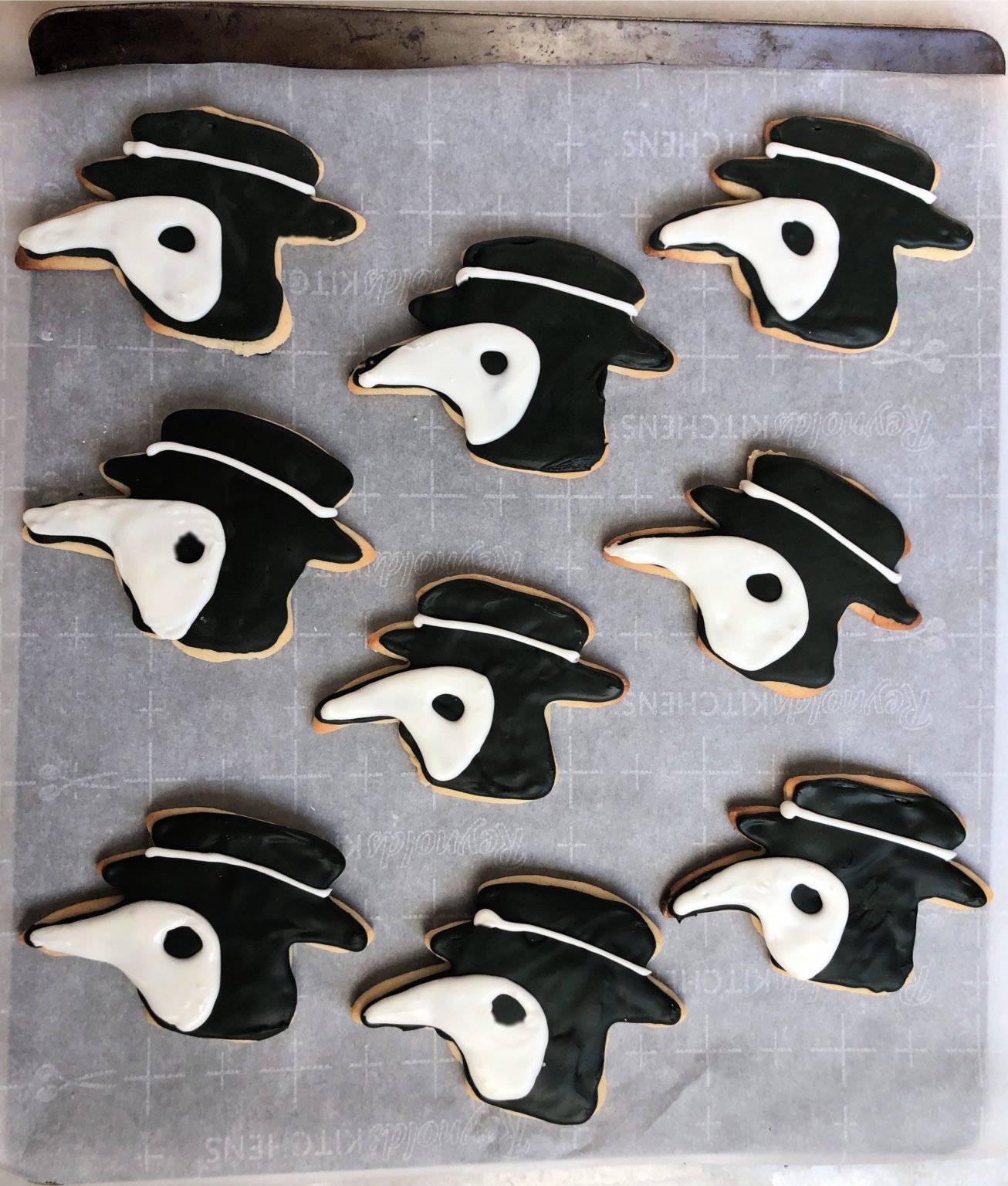 Plague Doctor Cookies - Jolly Tomato