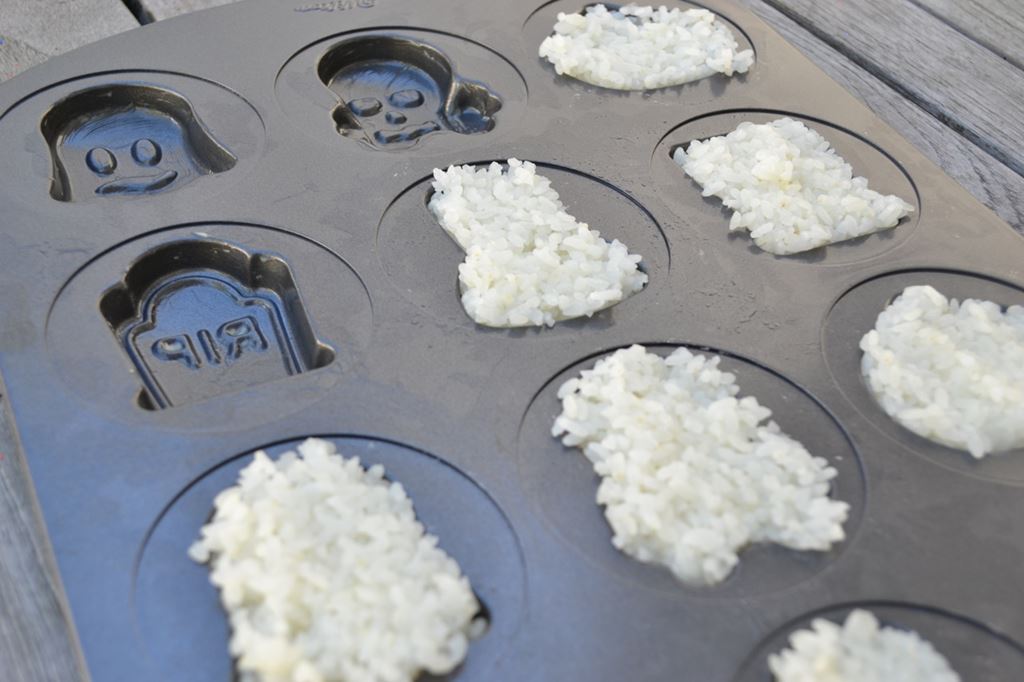 Spooky Rice Ghosts for Halloween - Jolly Tomato